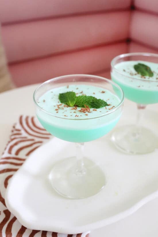 Grasshopper Cocktail - A Stunning Mess - intotunes.com