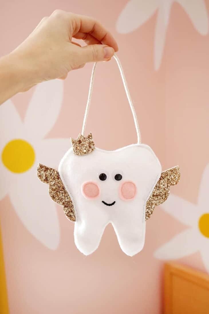 How to Make a Tooth Fairy Pillow (Free Printable with a No-Sew Option ...