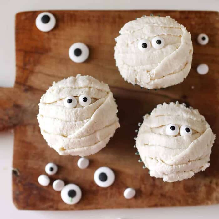 Halloween Cupcakes - Easy Ideas - A Beautiful Mess