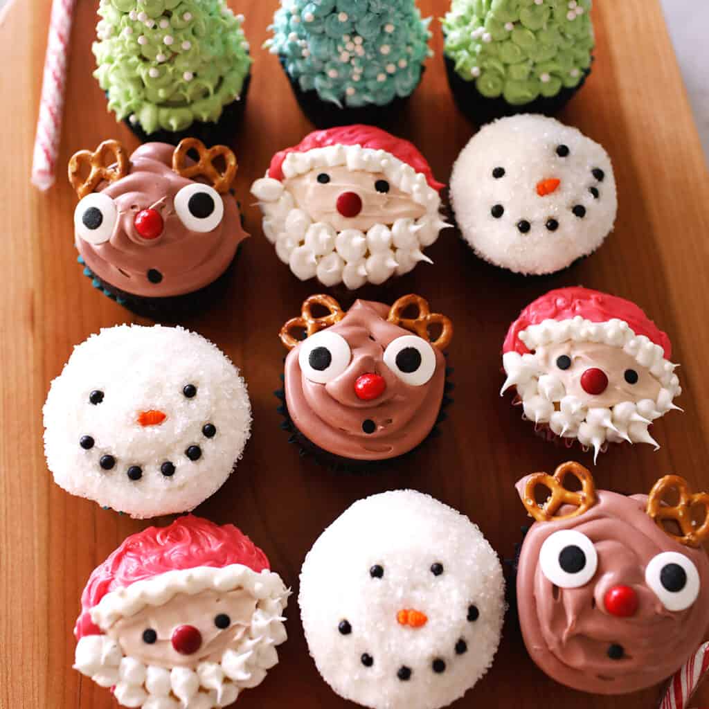 Christmas Cupcakes - A Beautiful Mess