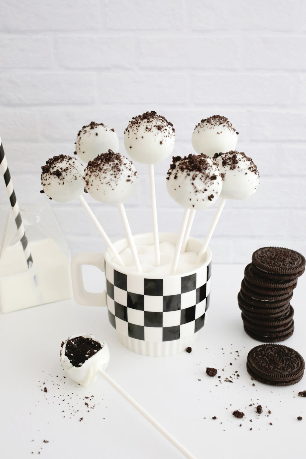 Oreo Cake Pops - A Beautiful Mess