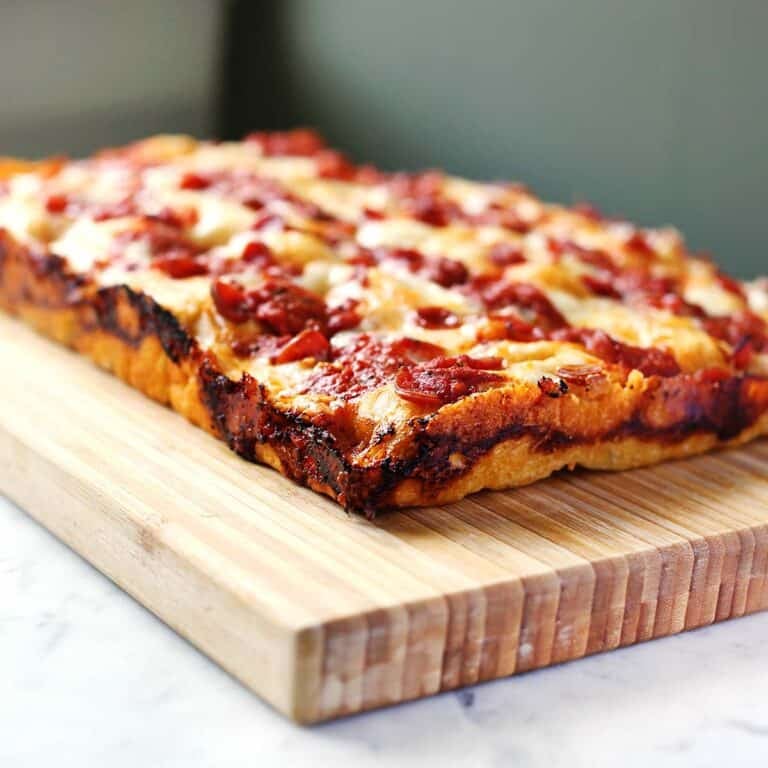 Detroit Style Pizza - A Beautiful Mess
